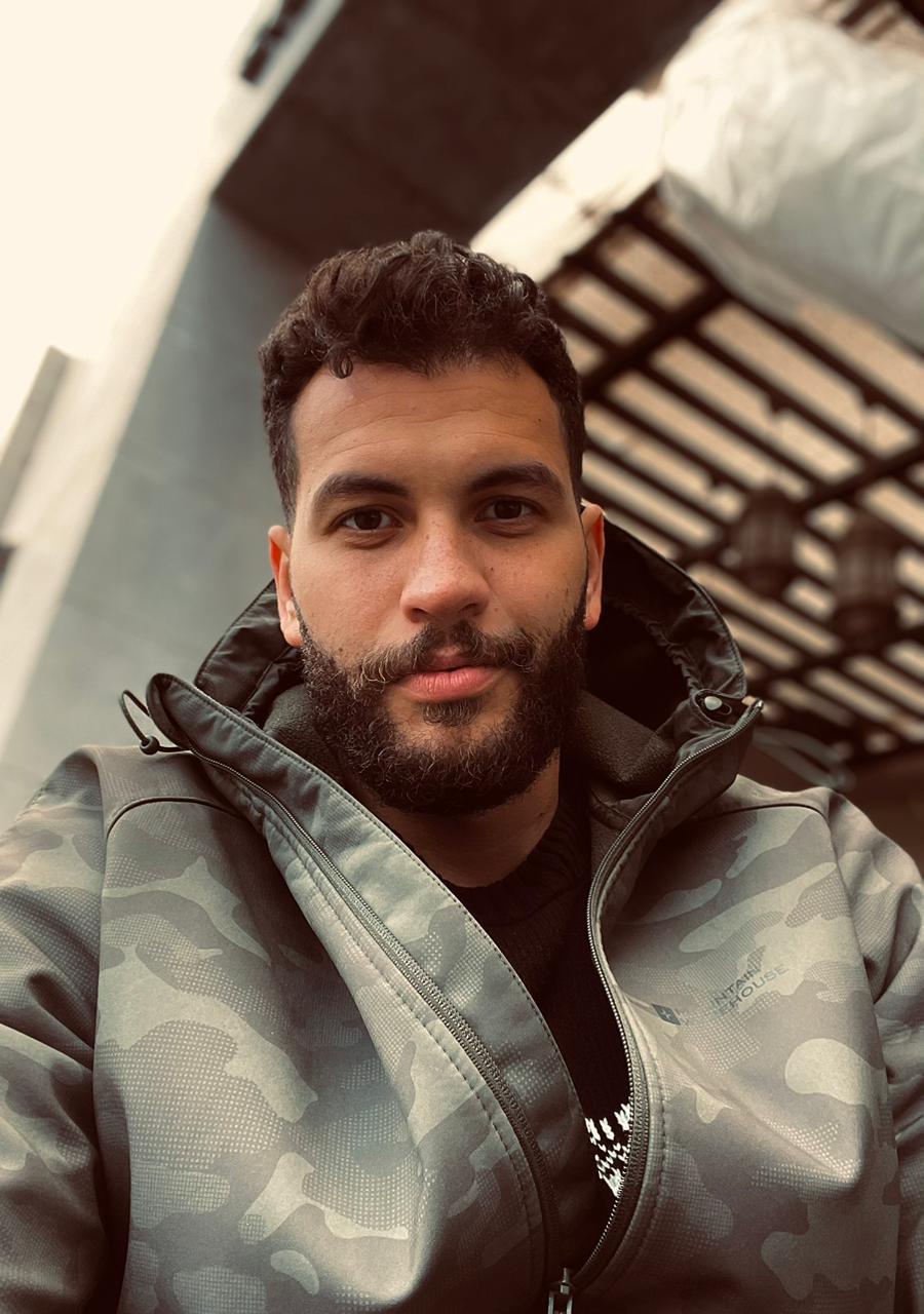 ahmed bakr Certificate of Completion Introduction to UX Design